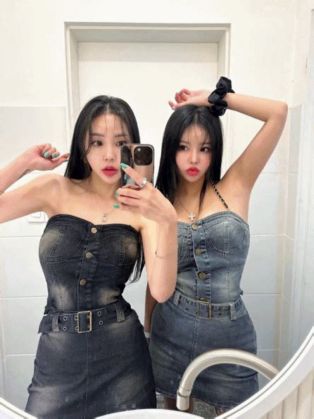 저가비교 트윈룩 체인 탈부착가능 데님 탑 뷔스티에벨트 뒷지퍼 미니스커트 투피스세트 2color 청청코디 청셋업 휴앵지룩 바캉스룩 워터밤룩 여름휴가 핫걸 에이블리