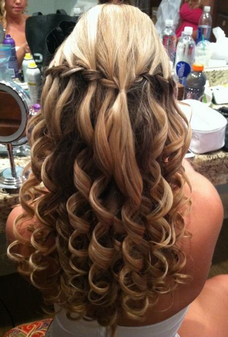 Prom Hairstyles For Long Thin Hair