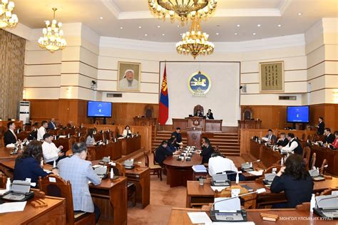 Хууль тогтоолын төслүүдийг хэлэлцэж Төсвийн тогтвортой байдлын зөвлөлийг гишүүдийг томиллоо