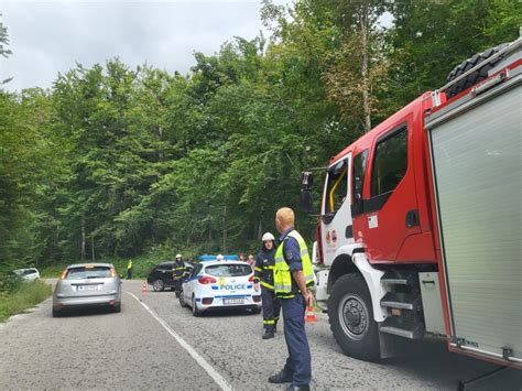 Извънредно Тежка катастрофа с три коли на „Петрохан“ има пострадал човек снимки