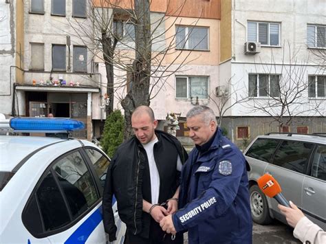 Оставиха в ареста Антоан трошил коли с брадва във Враца