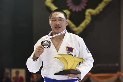 Г Гантулга Азийн аваргаас мөнгөн медаль хүртлээ