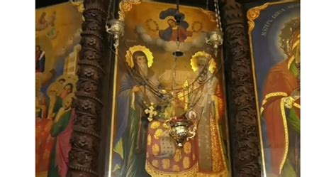 Чудотворна икона на светите братя в Клисурския манастир дарява с деца