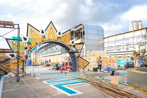 Arch Curve Backdrop ในปี 2025