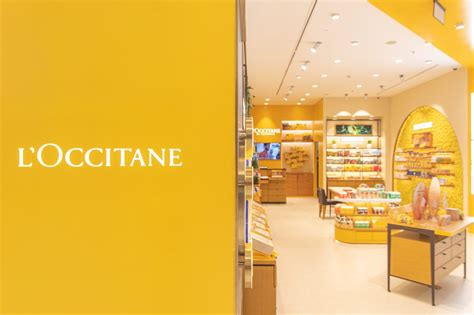 ហាងប្រេនៗលំដាប់ពិភពលោក អ្នកឧកញ៉ា សំអាង វឌ្ឍនៈ បង្ហាញខ្លួនព្រោងព្រាតក្នុងផ្សារទំនើបអ៊ីអន៣