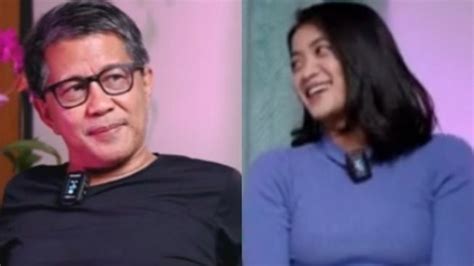Rocky Gerung Wanita Itu Indah Sebagai Fiksi Dan Berbahaya Sebagai Fakta Momen Mesra Dengan