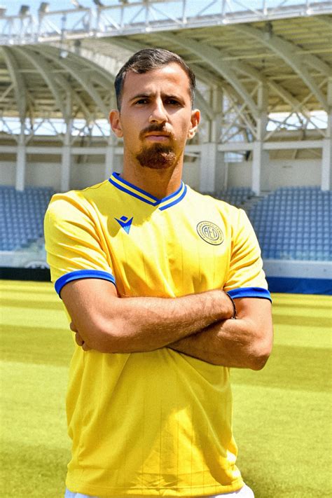 Καταρχήν συμφωνία με τον διεθνή ποδοσφαιριστή Ραφαήλ Μάμα Αθλητική