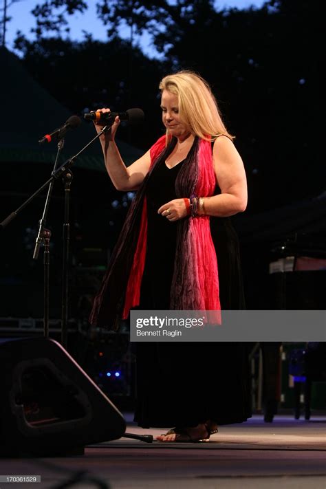 Mary Chapin Carpenters Feet Mary Chapin Carpenters Feet
