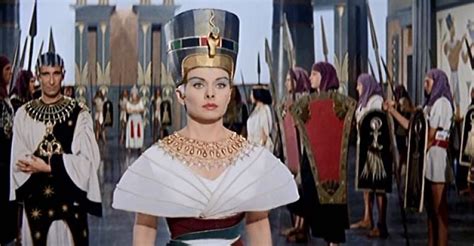 Nefertiti Biography