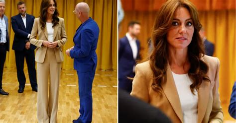 Kate Middletons Flair For Flares Continues With Alexander Mcqueen Suit Metro News