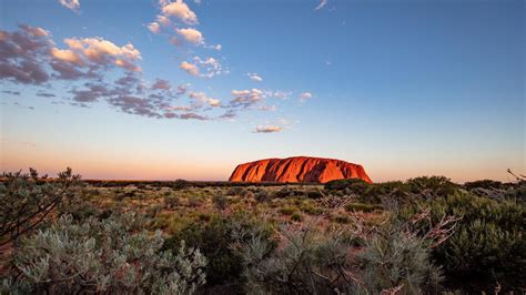 Australien Warum Der Dalai Lama Am Uluru In Australien Tänzelte
