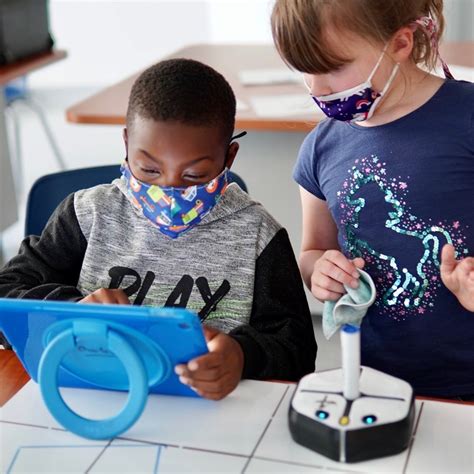 stem cell robotics look we re back running in school programs after an 18 month hiatus… 🤖 🤖 🤖