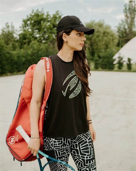 ツベタナ・ピロンコバさんのインスタグラム写真 ツベタナ・ピロンコバinstagram 「Днес докато сърфирах из интернет попаднах на