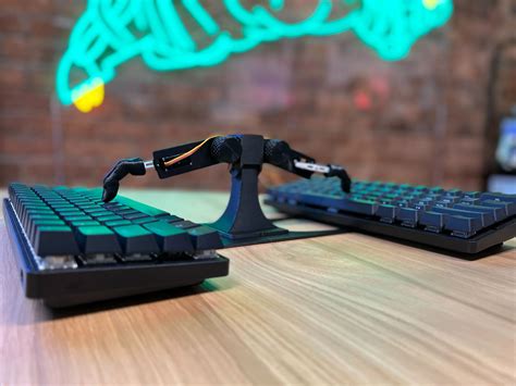 Is Apex Pro With OmniPoint Switches Really The Fastest Gaming Keyboard