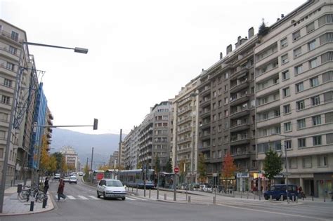 Над 10 ранени в Гренобъл след експлозия на граната в местен бар Mediapool Bg