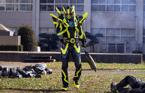 仮面ライダーゼロワン シャイニングアサルトホッパー 仮面ライダー図鑑 東映