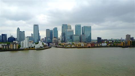 카 나리 워프 지역에는 봄 아침 멜버른 런던 영국의 공중 무인 비행기 사진 0명에 대한 스톡 사진 및 기타 이미지 0명 공중 뷰 드론 시점 Istock