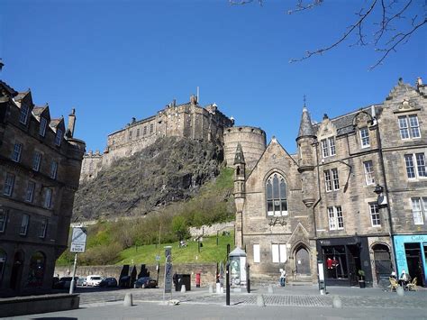 The 10 Best Edinburgh Sights And Historical Landmarks To Visit