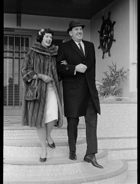 Bob And Dolly Dyer Australian Television Pioneers Pick A Box