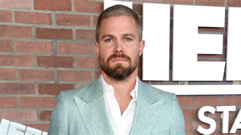 Stephen Amell Shares The Most Surprising Thing About Wrestling In Front