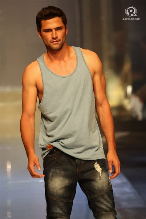 In Photos Supermodel Sean Opry Smolders On Ph Runway For Penshoppe