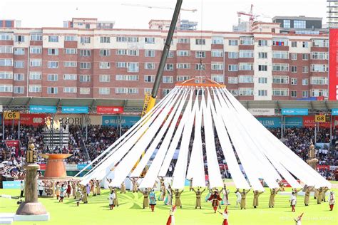 УИХ ын дарга Д Амарбаясгалан Үндэсний их баяр наадмын нээлтийн үйл ажиллагаанд оролцлоо