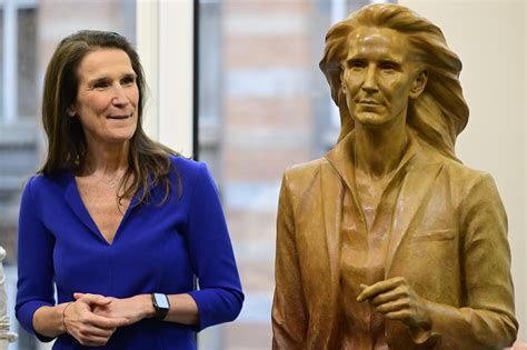 Le Buste De Sophie Wilmès Dévoilé à La Chambre Photos La Dhles Sports