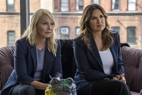 Law And Order Svu Season 24 Episode 3 Photos Mirror Effect Seat42f