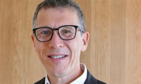 Invest Direct Holt Neuen Partner Von Brillen Multi