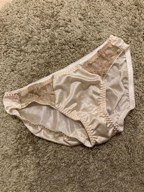 おばさんベージュパンティー602枚andおばさんの使用済みパンティー