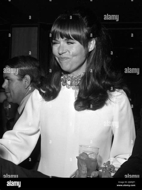 Barbara Feldon Bio Alter Vermögen Ehemann Tot Buch Filme Haro