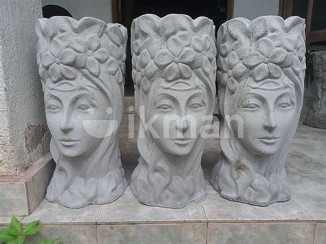 කොන්ක්‍රීට් වලින් සාදන ලද නිවසට වාසනාව ගෙන දෙන කුවීන් For Sale Ja Ela Ikman