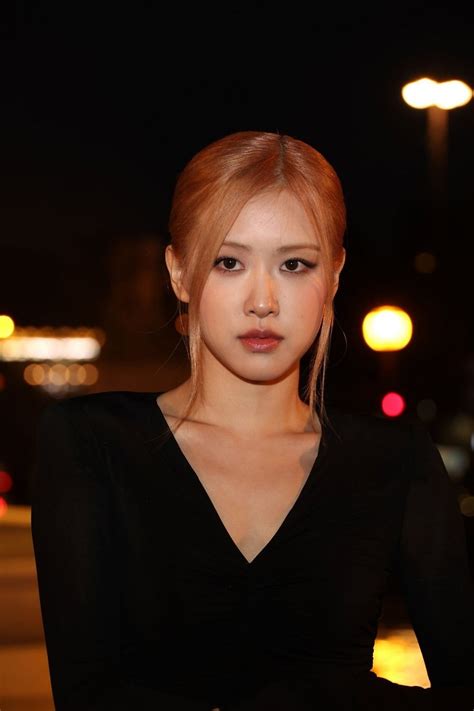 블랙핑크 로제 입생로랑 파리 패션쇼 사진