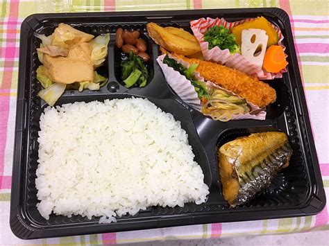 お任せメニュー 日替わり弁当ワンウェイ容器でお届けします。 ケイフードサービス （豊川市で日替わり弁当を宅配）