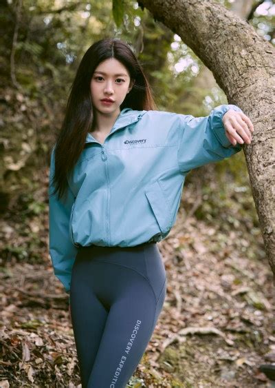 고윤정 패션 화보로 본 봄자켓 트렌드♣디스커버리 크롭자켓 여성바람막이 바람막이점퍼 추천 네이버 포스트