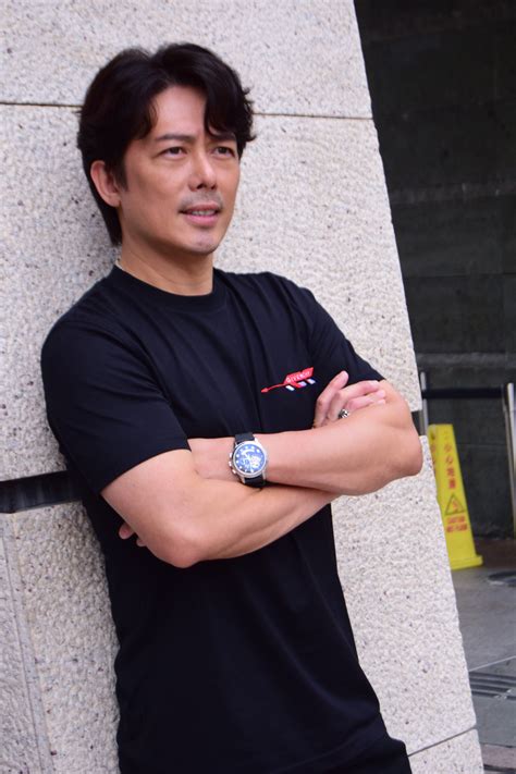 中年好聲音2丨鄭梓浩55歲生日！做孝順仔跟氣質媽咪慶祝 全女班粉絲party展熟男魅力 星島日報