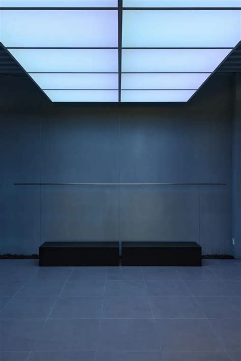 구조물로 포인트를 준 트렌디한 내부 모던 100평 안경 쇼룸 겸 카페 인테리어 원주