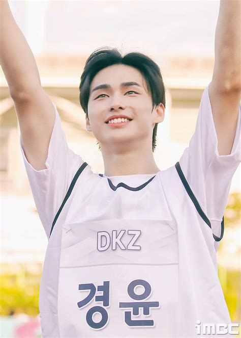 Dkz경윤 그림도 Jms 바위 독수리…탈교 선 그었지만 의혹 줄줄이 [종합]