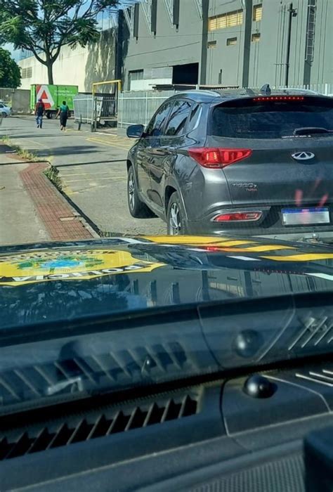 Prf Recupera Carro Roubado Há 5 Meses No Rio De Janeiro — Polícia