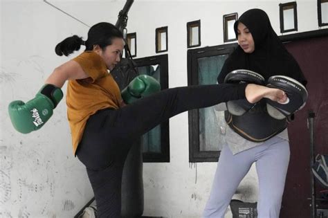 Indonesian Women Assert Themselves With Martial Arts The Manila Times