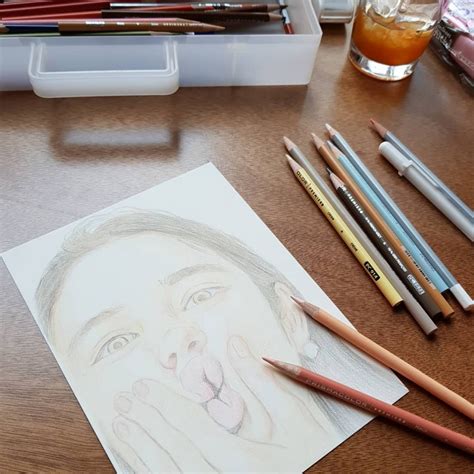 Class101 분위기까지 담아내는 송블리의 색연필 인물화