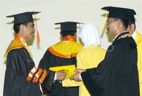 Wisuda Ui Antara Foto
