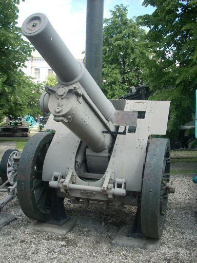 Obusier Skoda 15cm M15 à Bucarest Canons Survivants De La Grande