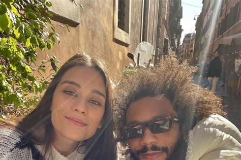 عکسی که کاپیتان رئال مادرید کنار همسرش در خیابان‌های رم منتشر کرد فوتبالی