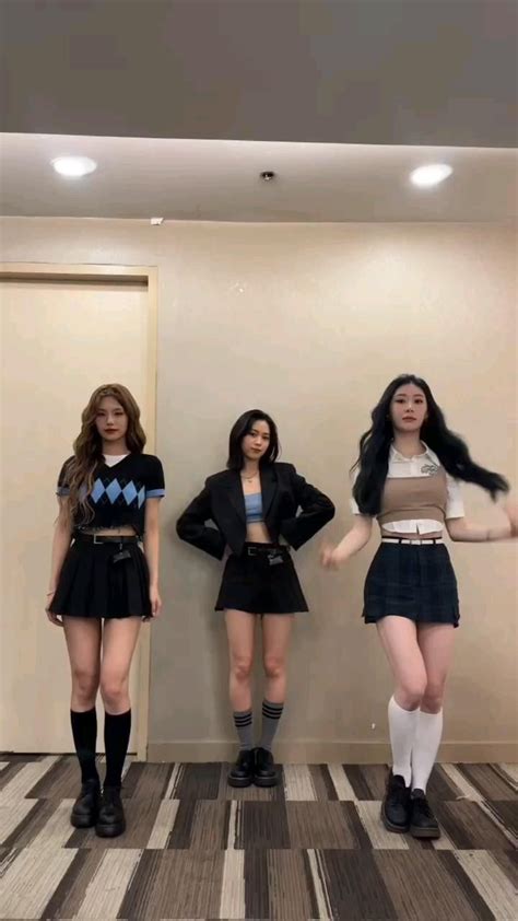 Itzy Night Dancer Challenge Розовые майки Белокурые девочки