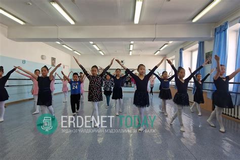 Erdenettoday Mn Т ХҮРЭЛБААТАР Хүүхдүүд ардын бүжгээ бүжиглэхээс гадна мэдлэг өв соёлын тээгч