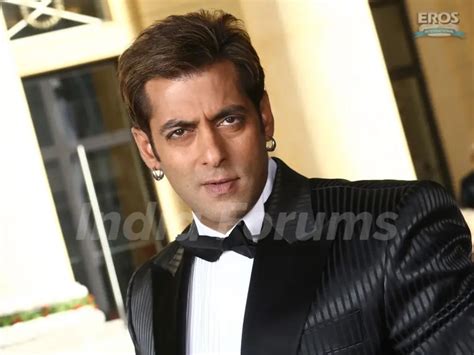Sexy Salman In Black Photo