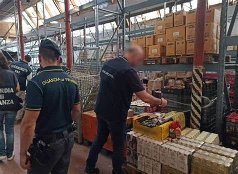 Европол разби престъпна група подменяла етикетите на храни с изтекъл срок на годност ШУМ БГ