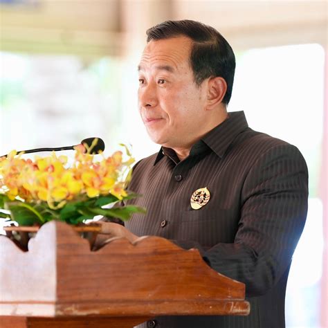 Msjtv News ឯកឧត្តម ហួត ហាក់៖ «ការបម្រើប្រជាជនដោយប្រើបេះដូង ជាបេសកកម្មដ៏ពិសិដ្ឋថ្លៃថ្លា