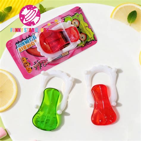Halloween Zombie Tongue Gummies With Plastic Teeth Toy Halal Custom